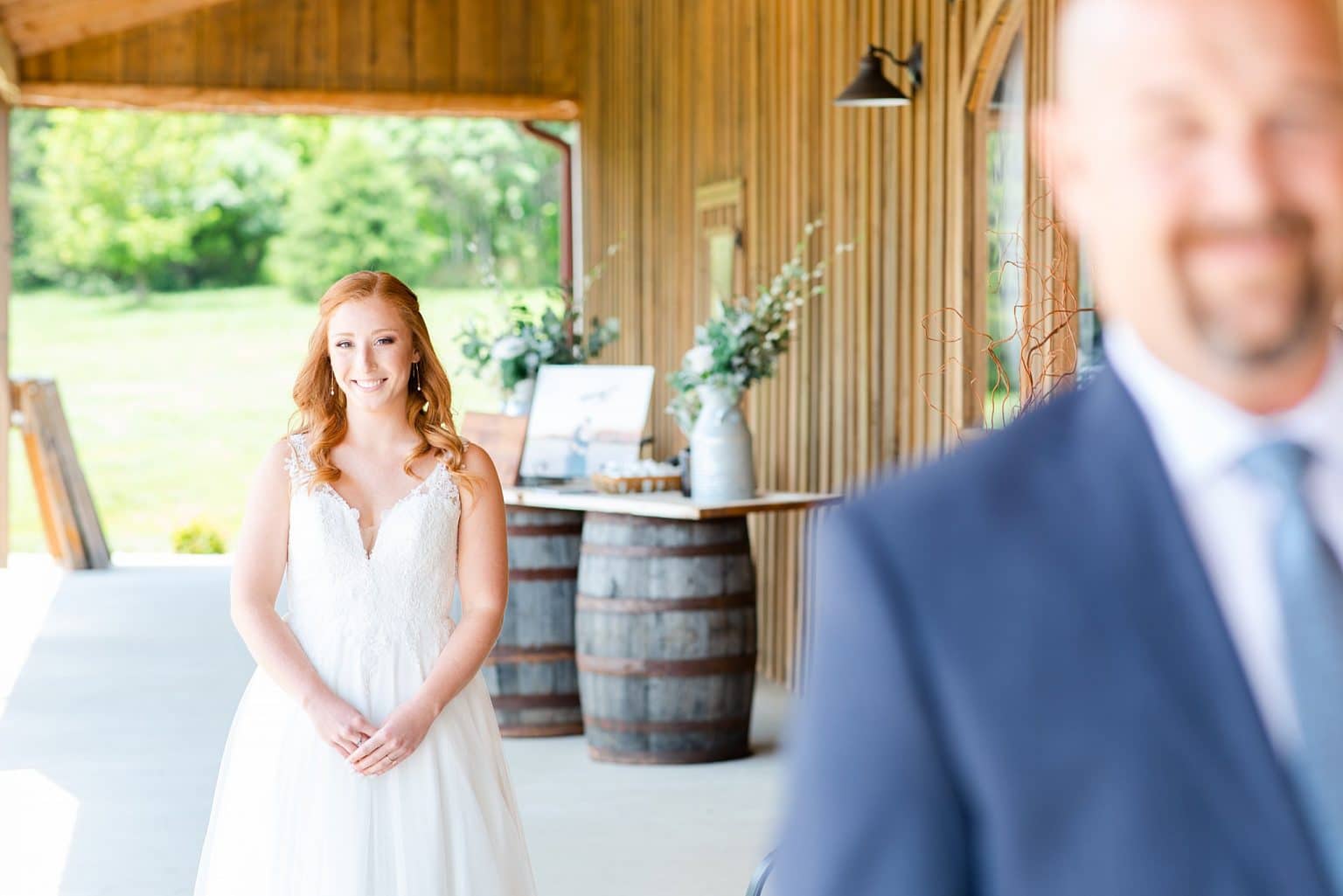 6 Absolutely Creative Wedding First Look Ideas You Must Copy - HCB