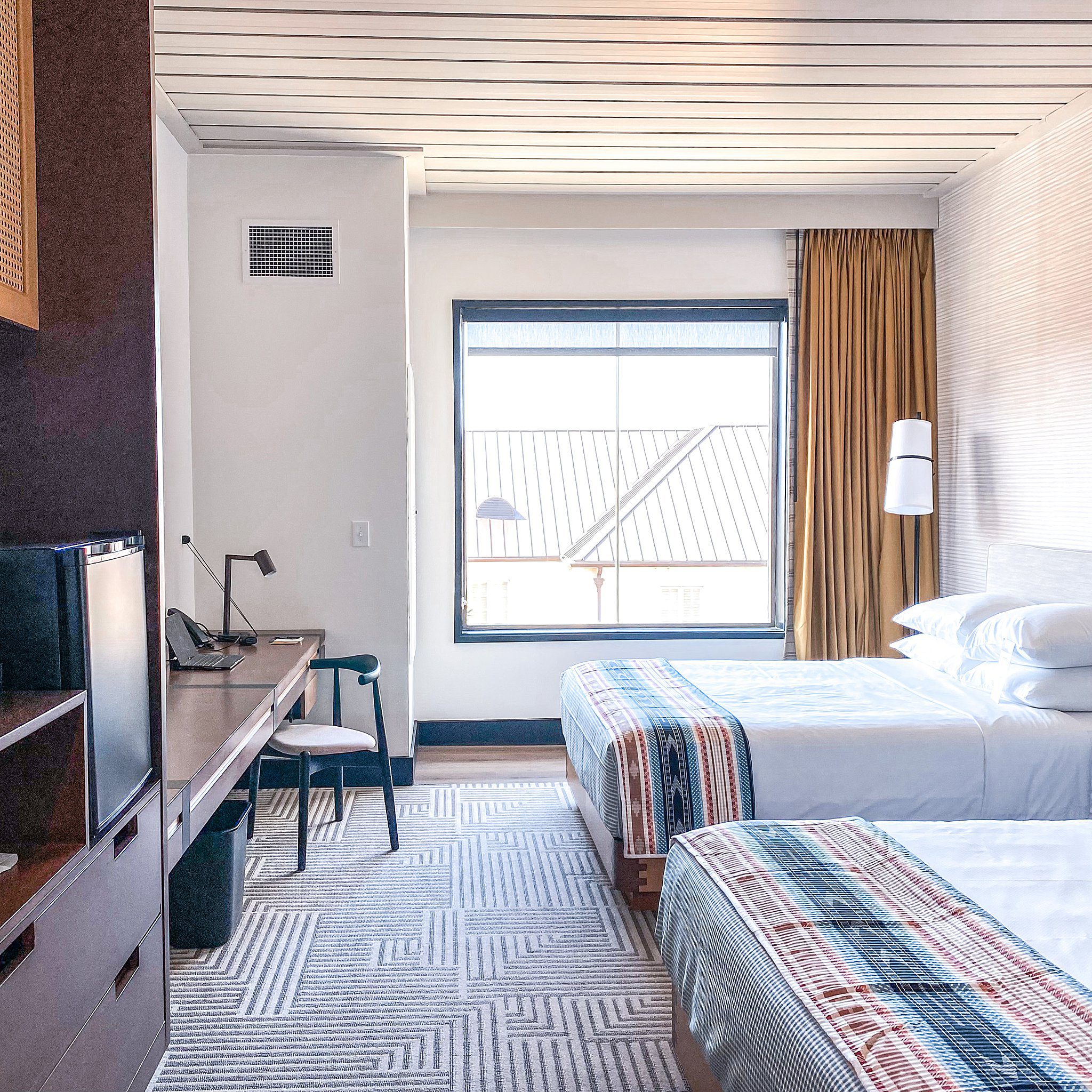 7 Things You Must Know About Wedding Hotel Room Blocks